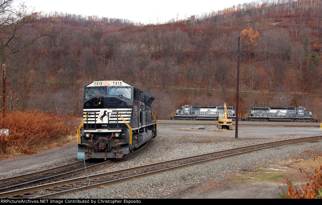 NS SD80MAC 7212, SD40-2 3349 & 3352